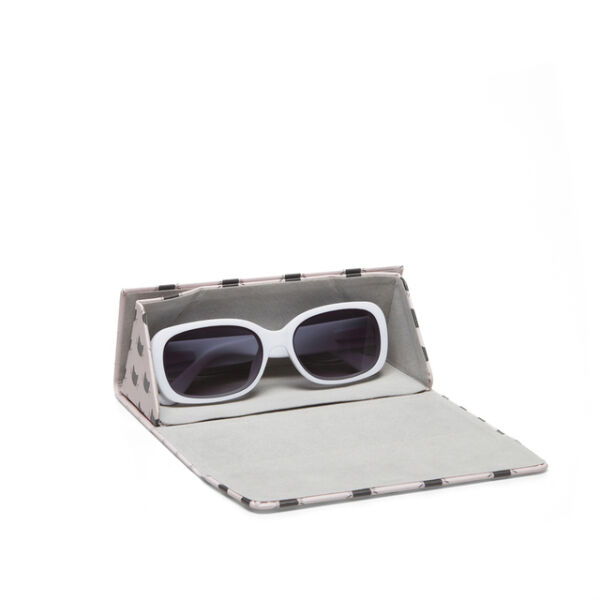 EYEWEAR ACCESSORIES | Okkia Eyewear